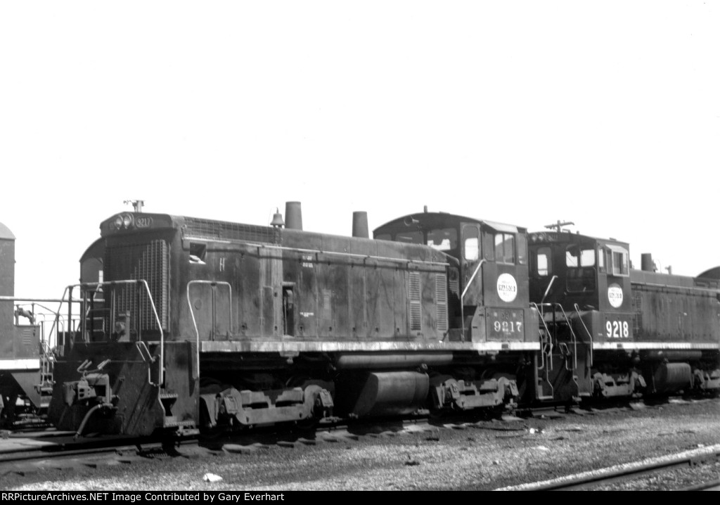 IHB SW1500 #9217 & 9218 - Indiana Harbor Belt